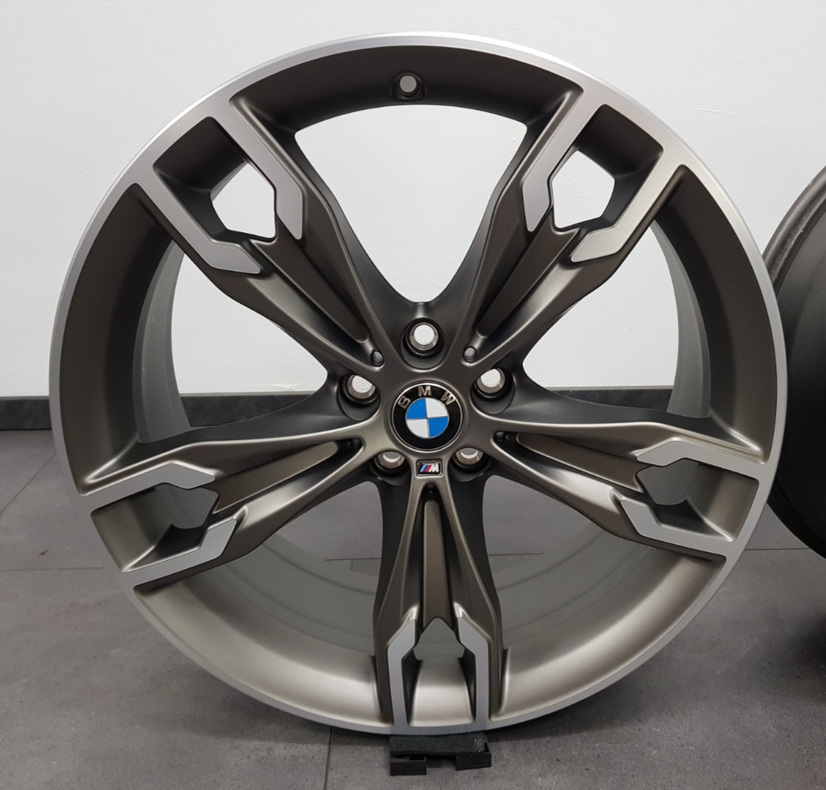 1x NEU BMW 20 Zoll Felge 5er G30 G31 M668 668M 7855087 36117855087 Alu ...